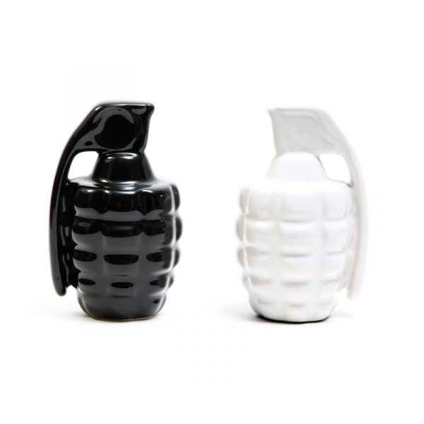 Ceramic Hand Grenade Salt and Pepper Shakers » Kode-Store.co.uk